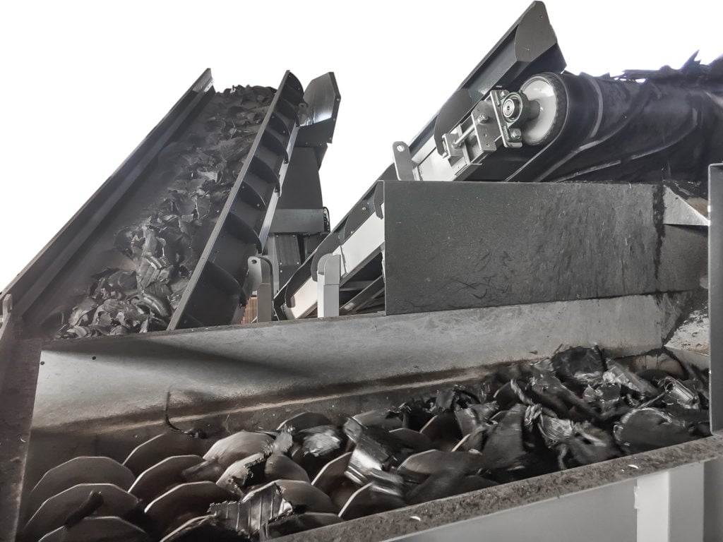 The phases of the waste shredding process - Camec